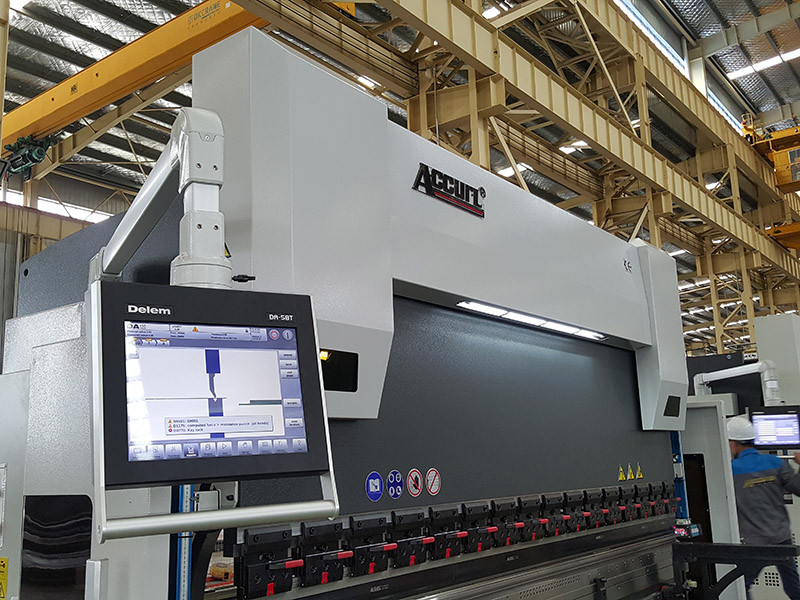 100 Tonnen CNC Abkantpresse mit Hiwin Kugelgewindetrieb - ACCURL