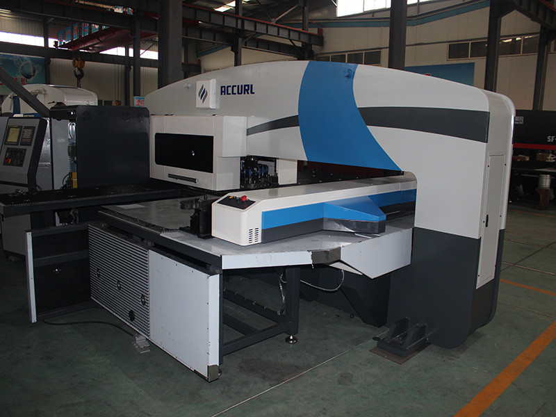 Trumpf style cnc Revolver Stanzpresse automatische Lochstanzmaschine ...